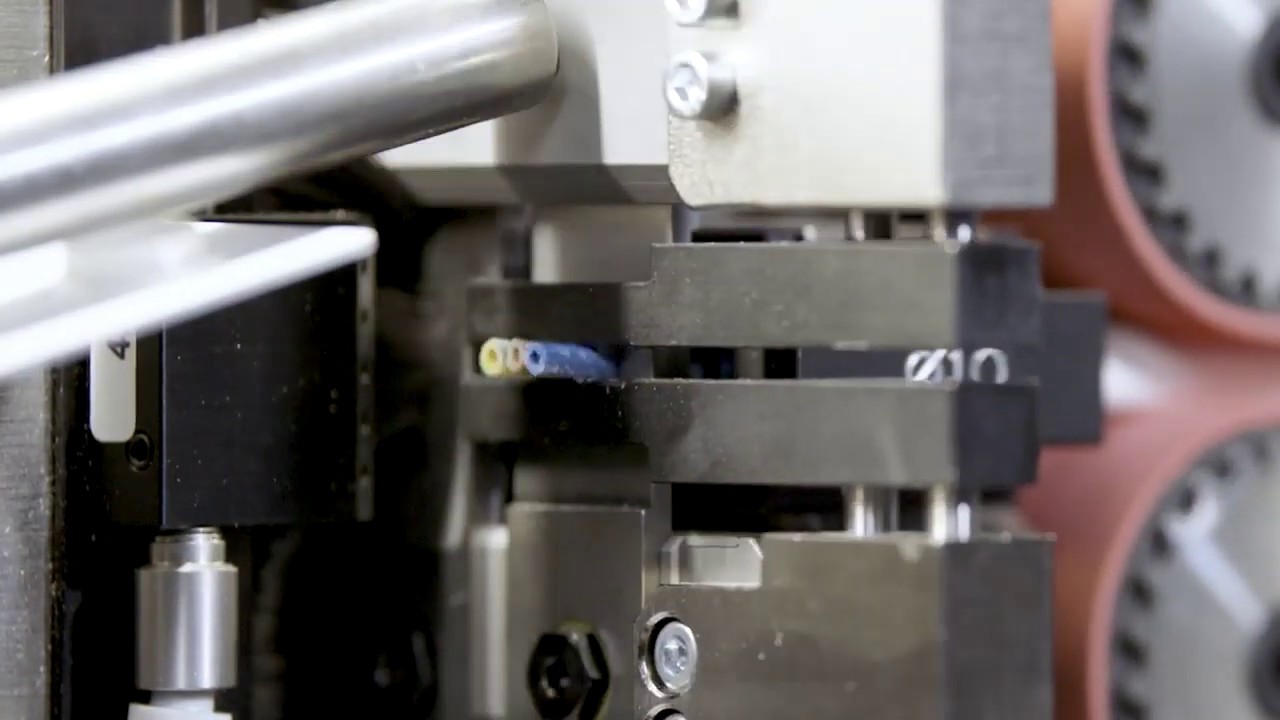 LINTECH : MultiStrip 9480, la machine de coupe et dénudage la plus ...