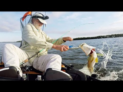 Exploding Fish Hooks Hand! Self-Extract or ER? - YouTube