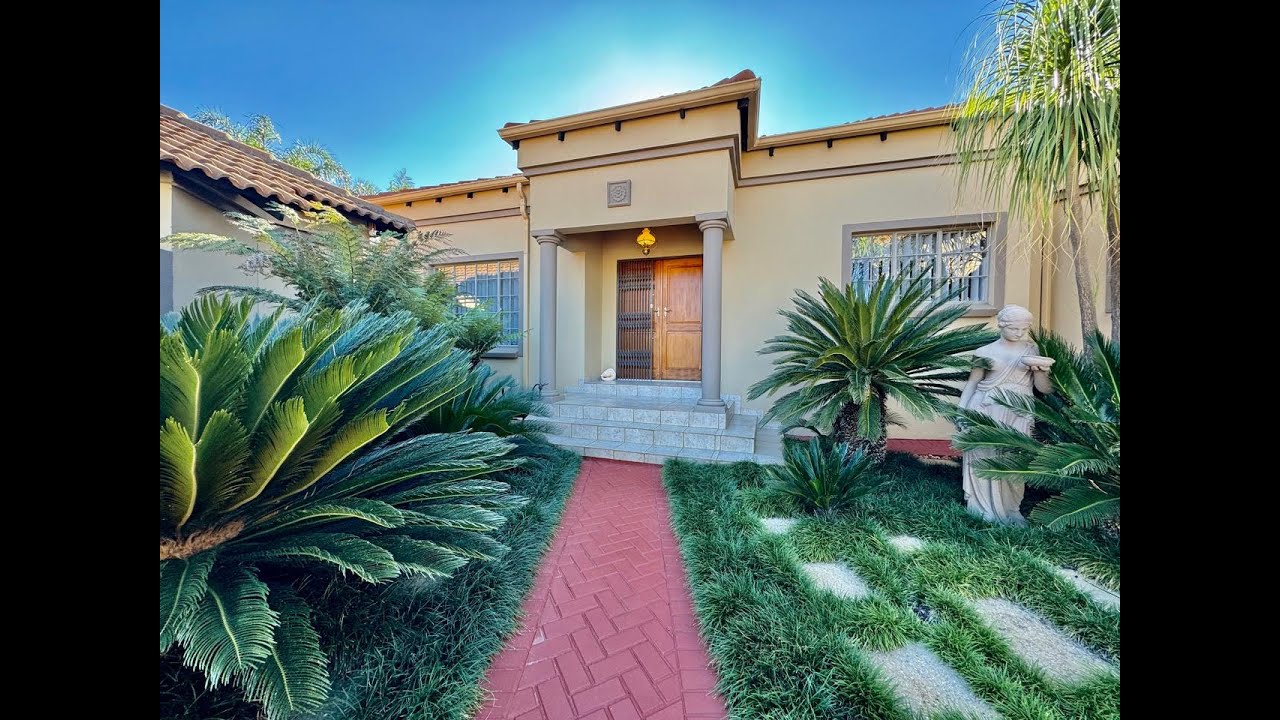 BEAUTIFUL 3 BEDROOM DUET FOR SALE IN BOOMED-OFF AREA IN FAERIE GLEN ...