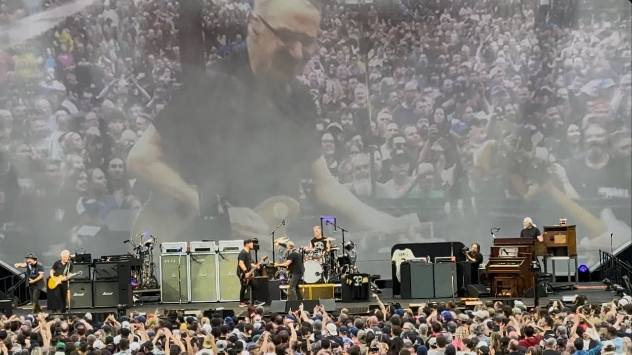 Pearl Jam - “Alive” 5/16/2025 PPG Paints Arena, Pittsburgh, PA - YouTube