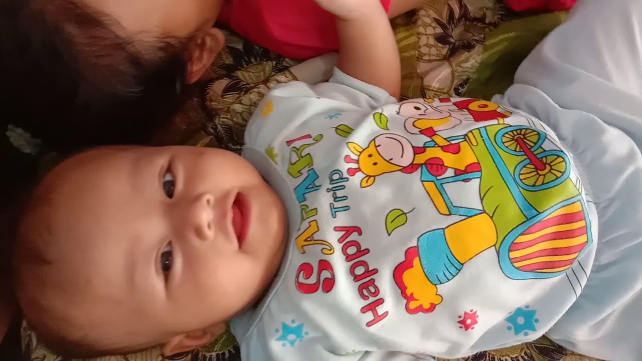 bayi lucu ketawa - YouTube