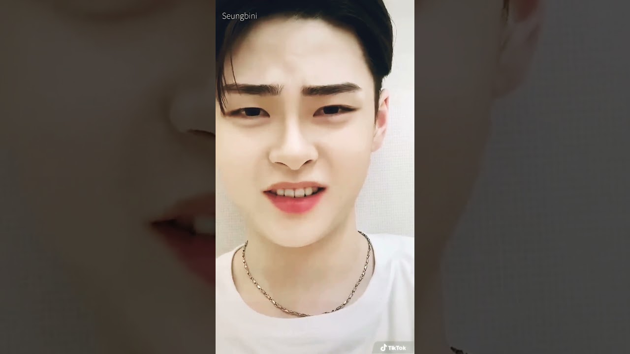 Seungbini's reaction with my eating #inucrafttime #shorts #viral # ...