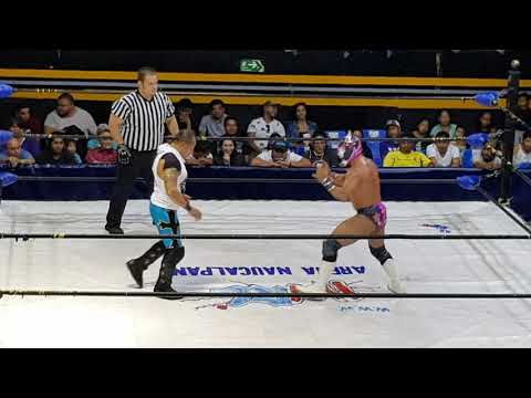 Freelance con Astral escenificaron encuentro de lucha técnica a ras de lona