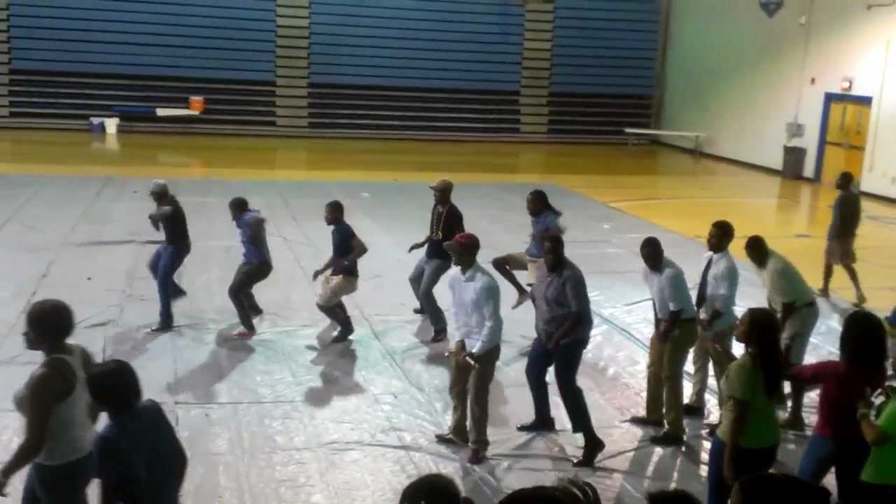 Alphas and Kappas stroll - YouTube