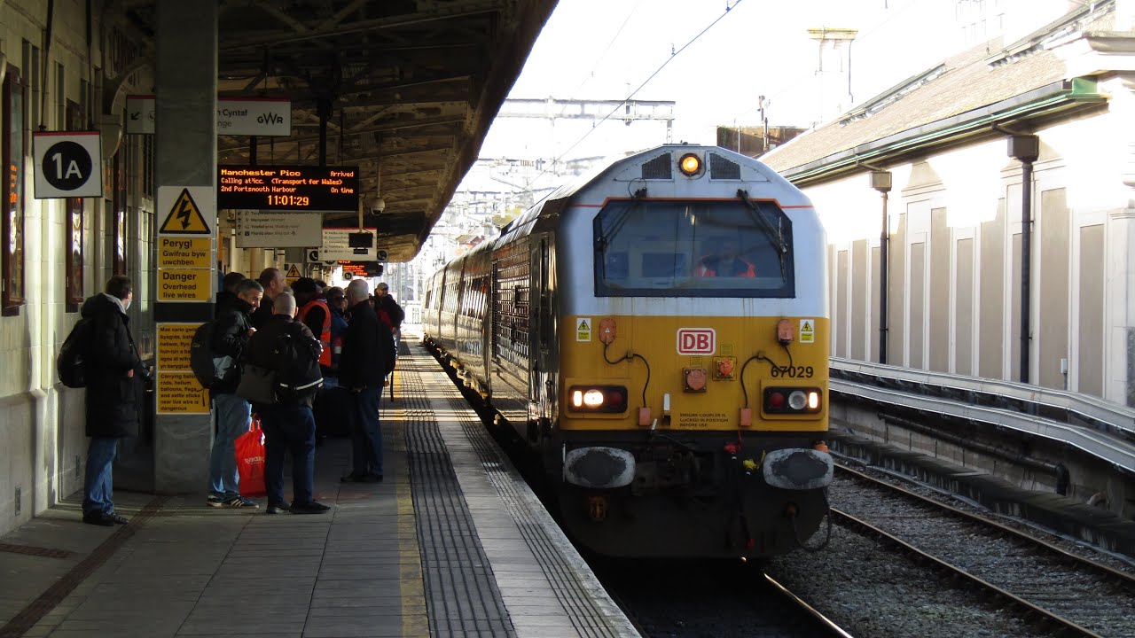 67029 ‘Royal Diamond’ + 82227 on the first Cardiff to Manchester Mk4 ...