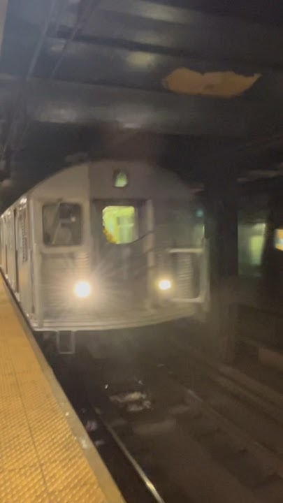 Rare: R32 movie “A” NIS train bypassing Broadway Lafayette st ft@Shotsbyicxn and @R42fan - YouTube