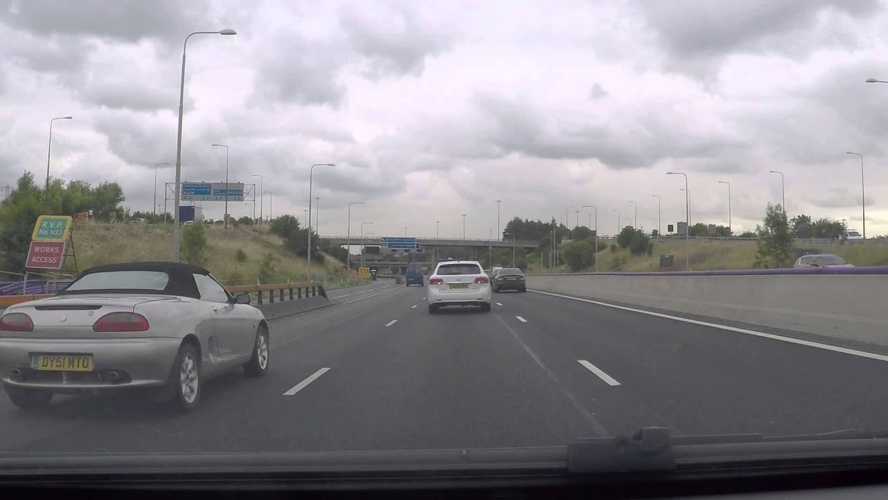 UK Motorways - M1 North J41 - J42 onto M621 - YouTube