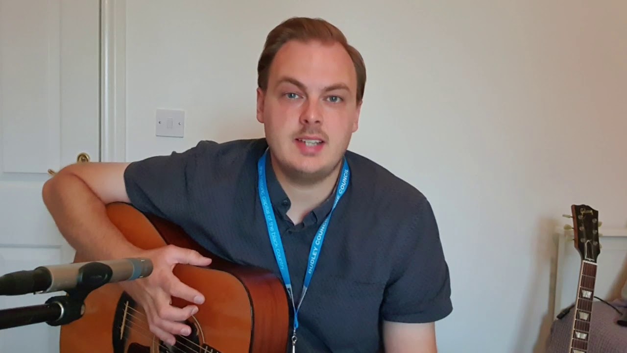 Steven Nicholls Whole Class Guitars Lesson 7 - YouTube