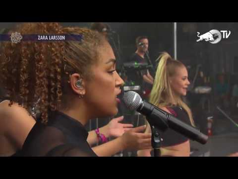 Zara Larsson - Ain't My Fault (Live at Lollapalooza Chicago 2017)