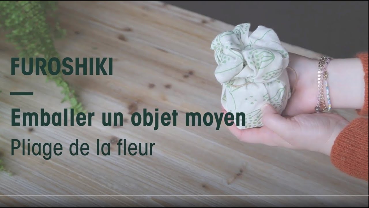 Tuto Furoshiki 4 - Réaliser le pliage de la fleur - YouTube