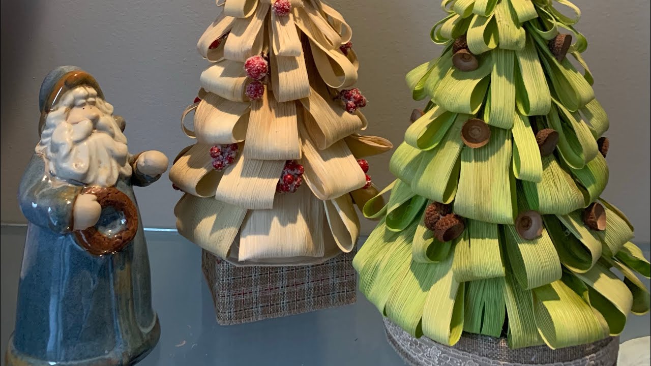 How to make a Corn husk Christmas tree. So easy - YouTube