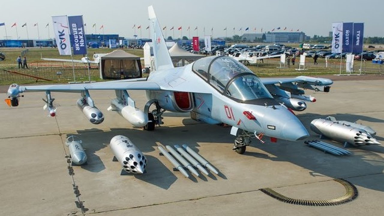 Iran receives Yak-130 trainer jets from Russia - YouTube