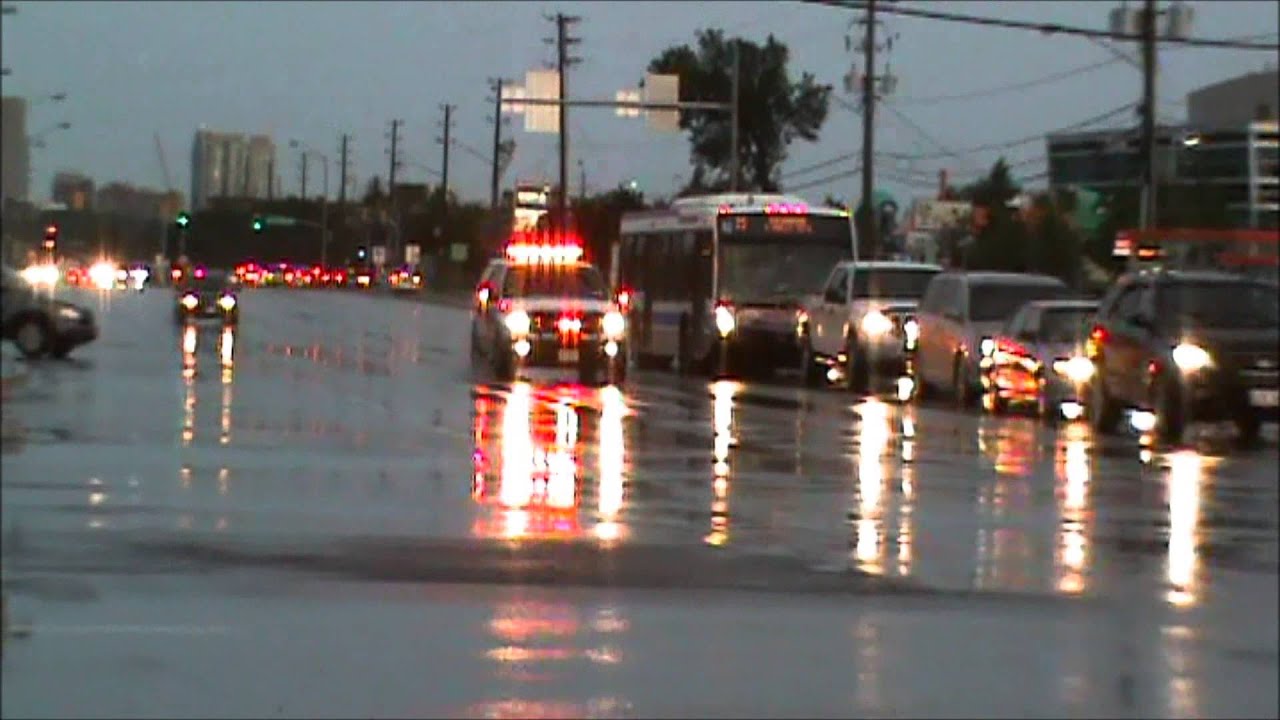 Peel Paramedics Rapid Response Unit Responding - YouTube
