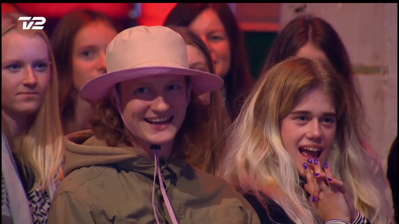 Maria og Bea synger ‘Anaconda’ (5 Chair) X Factor 2019 - YouTube