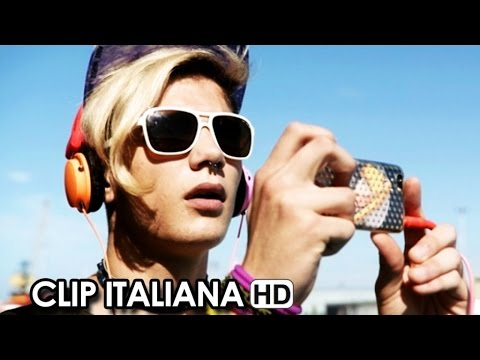 Pazza Idea - Xenia Clip Ufficiale Italiana 'Partiamo!' (2014) - Panos H. Koutras Movie HD