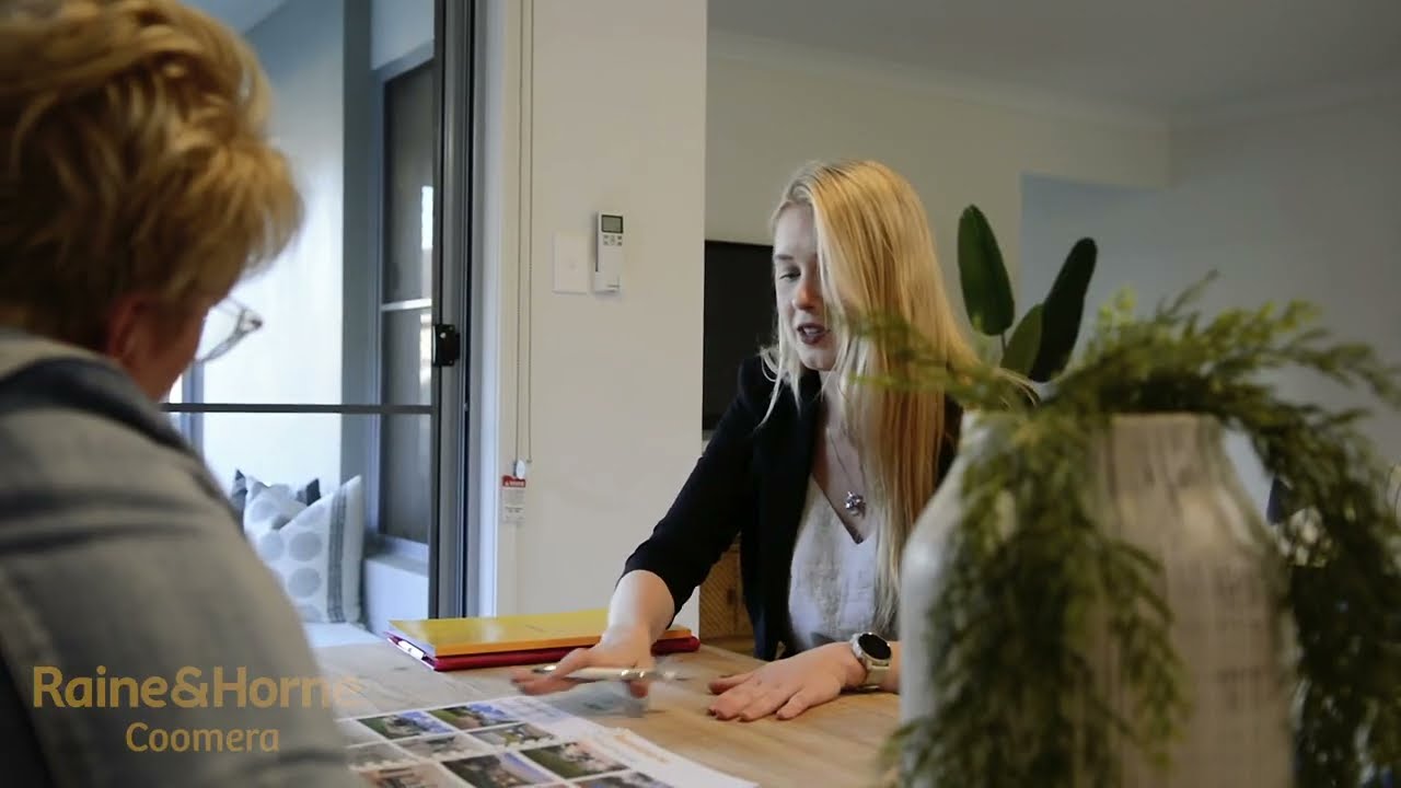 Meet Jasmin Turpin - History & Education - YouTube