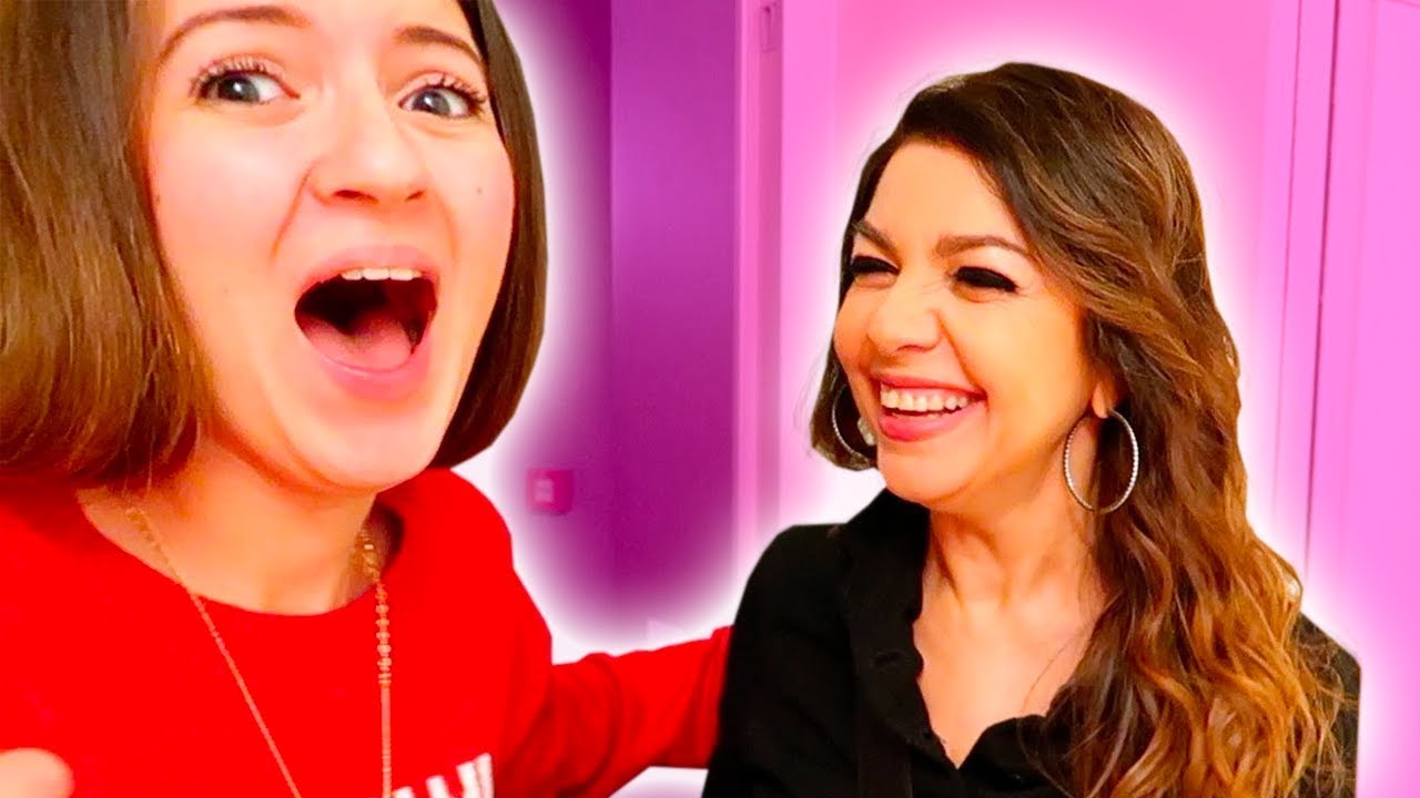 VI PRESENTIAMO LA NOSTRA AIUTANTE CRISTINA!! [Signor S] - YouTube