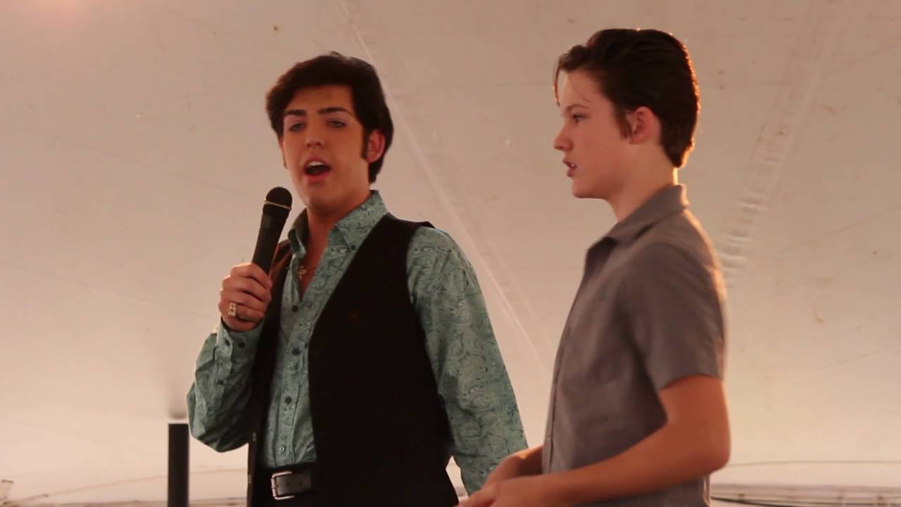 Austin Irby & Lain Crew sing 'Heartbreak Hotel' Elvis Week 2016 - YouTube