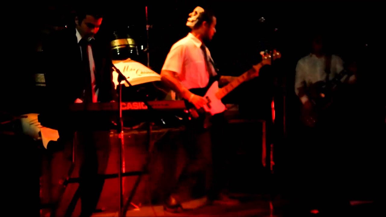 INDiE RiOT: JUVENTUD CRASA [LIVE @ LA RESPUESTA, SANTURCE, PR, 10.25.13 ...