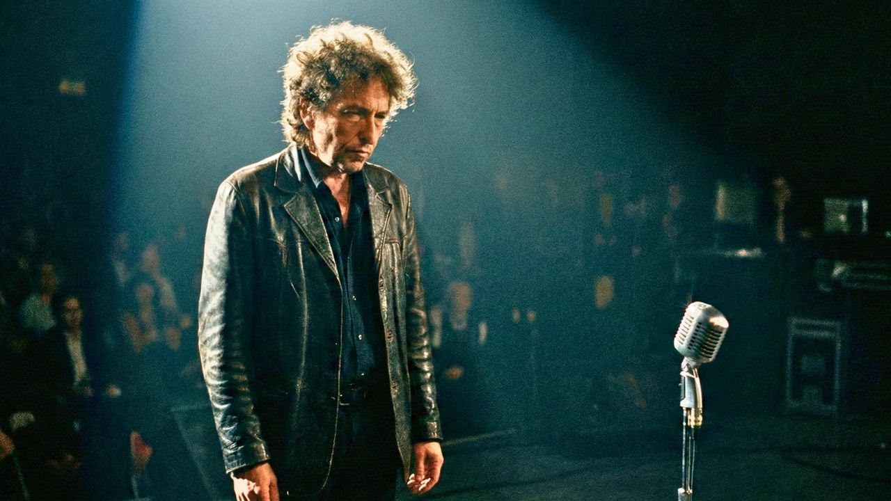 Bob Dylan LEFT the Microphone Behind—What He Did Without It SHOCKED ...