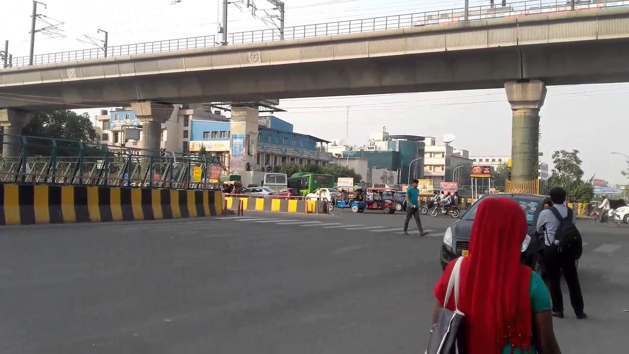 Delhi Metro station noida sector 16 - YouTube