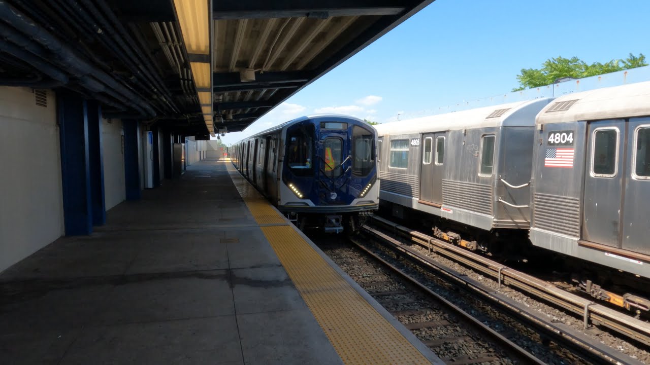 R211 and R42 Protection Train at Broad Channel - YouTube