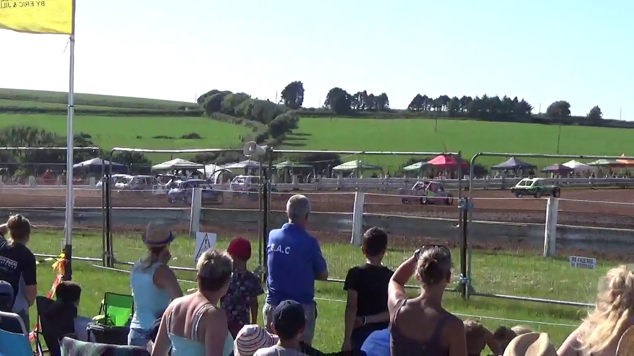 Autograss Mens Nationals 2018 Class 4 R1 Heat 2 - YouTube