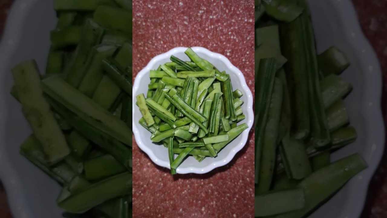 Kothavarangai puzhi kolampu / seeni avarakkai puzhi kolampu - YouTube