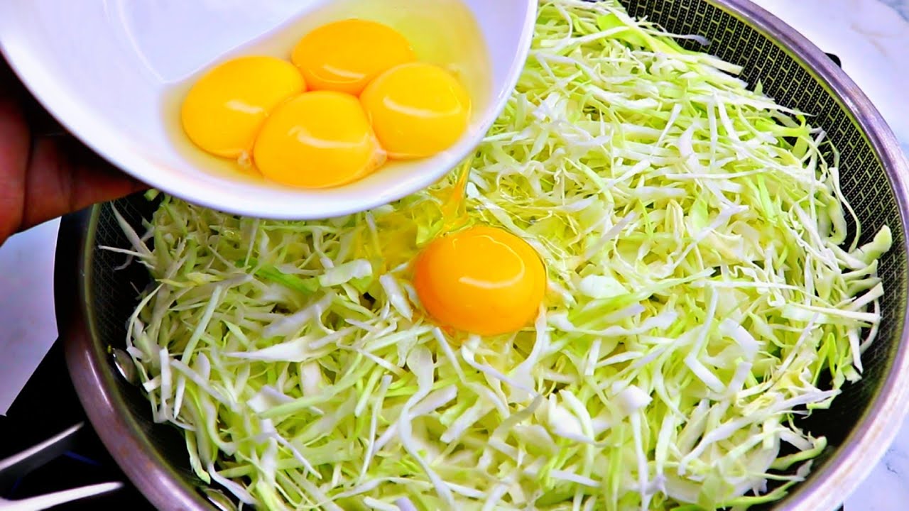 Cabbage with eggs is better than meat! Simple and delicious breakfast ...