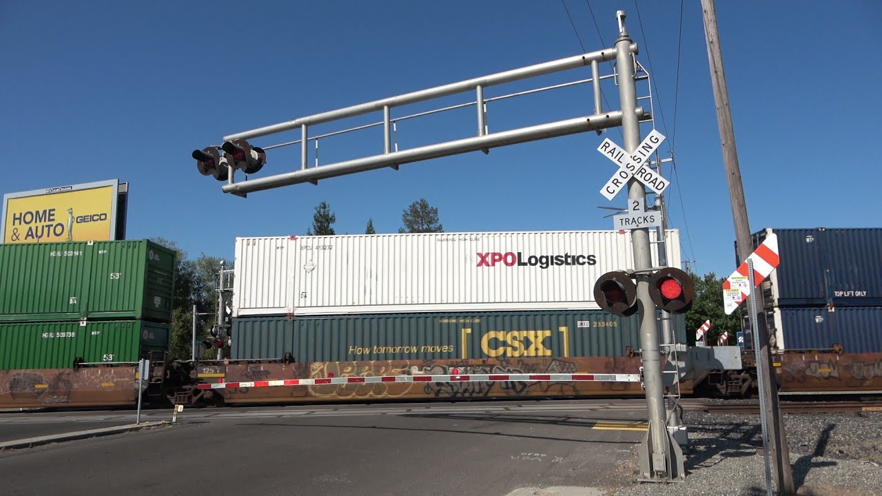 UP 2610 Intermodal Stack Train South, 14th Ave. Railroad Crossing ...