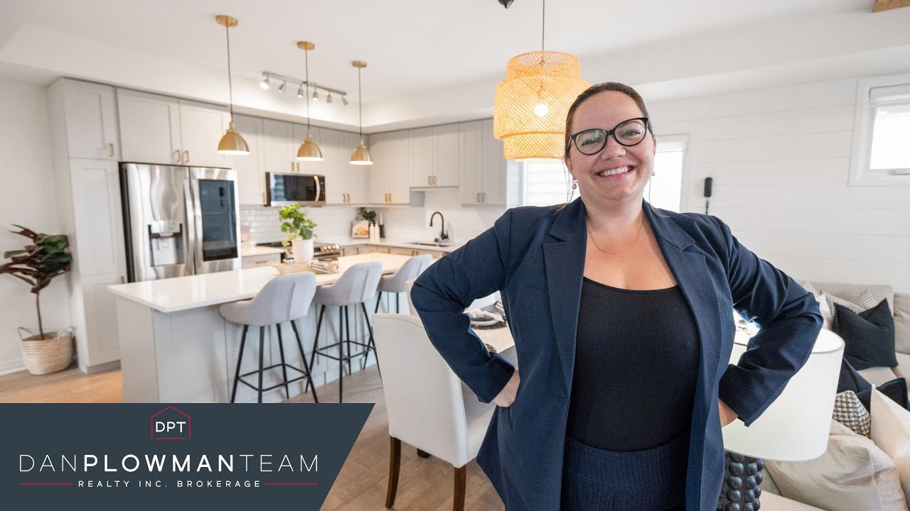 Luxurious Townhome for Sale in Pickering with 3 Balconies and Modern ...