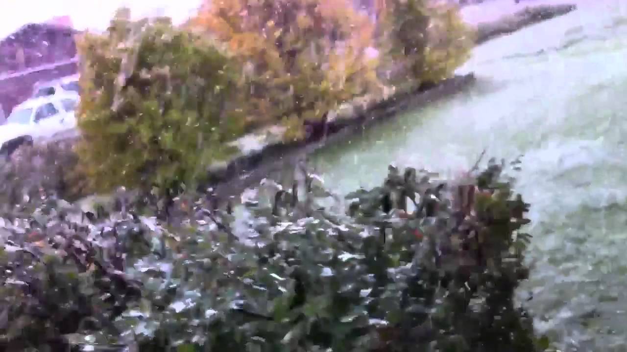 Snow in fort McMurray - YouTube