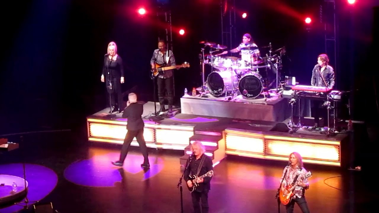 Dennis Deyoung of Styx was pissed for keyboard malfunction. Come sail ...
