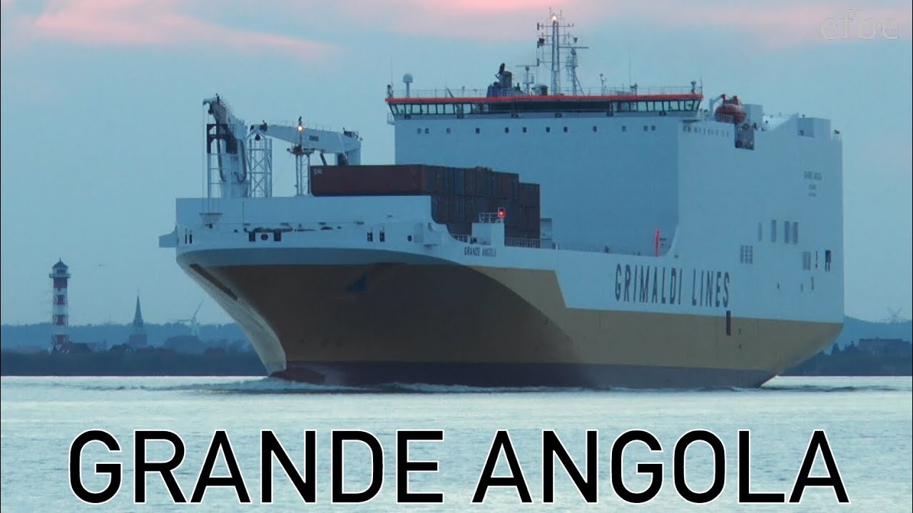 Ship GRANDE ANGOLA inbound Port of Hamburg | Welcome Point Wedel | 28. ...