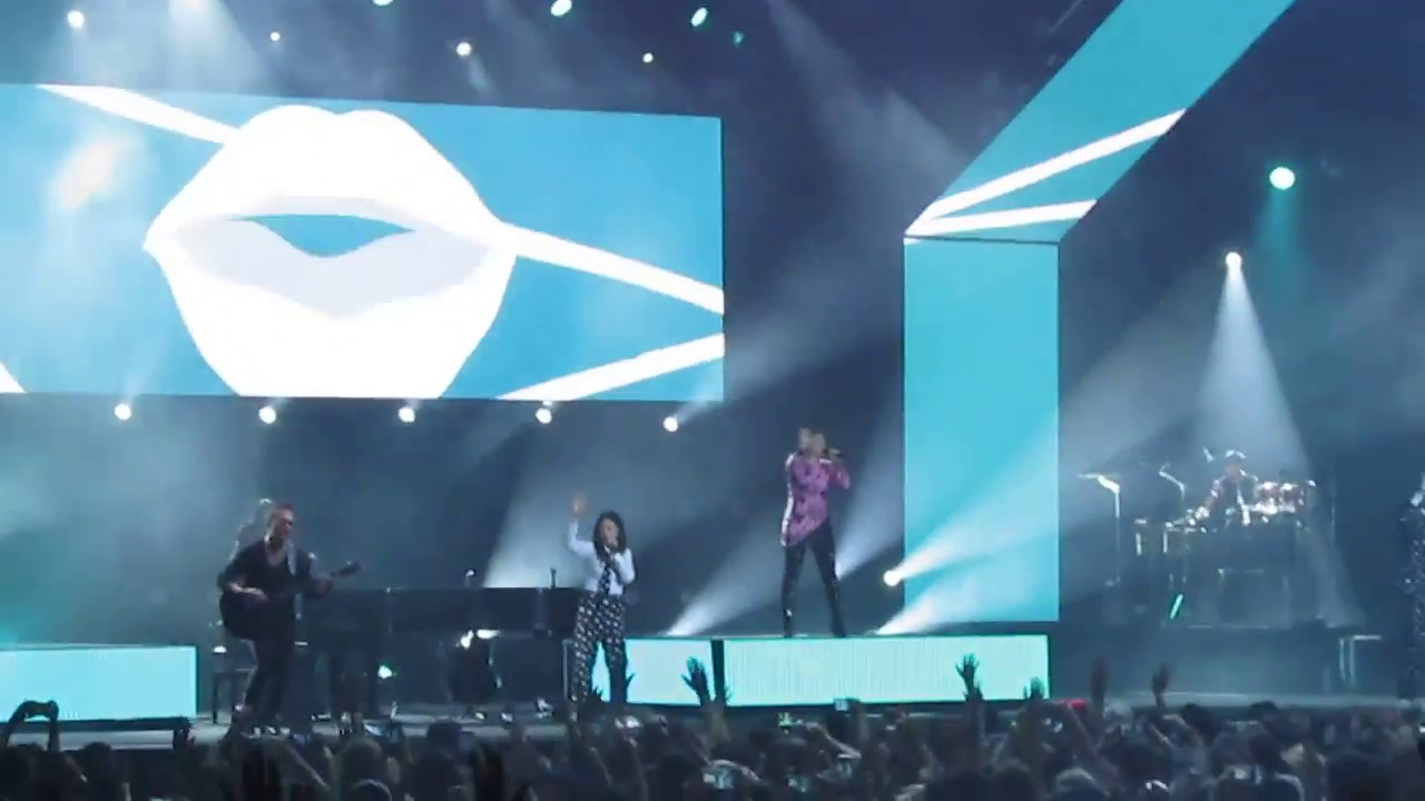 Laura Pausini - Novo - Classic Hall - Recife - PE. - YouTube