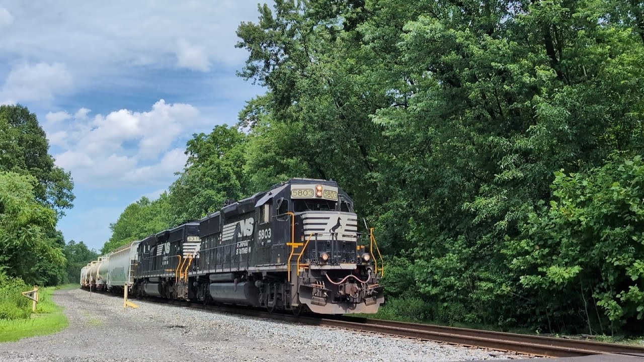 Railfanning along the NS Reading and Lehigh lines between Blandon and ...