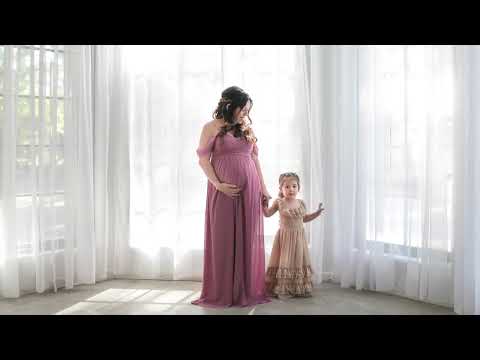 The Woodlands in-studio maternity photography | A mama-daughter maternity session