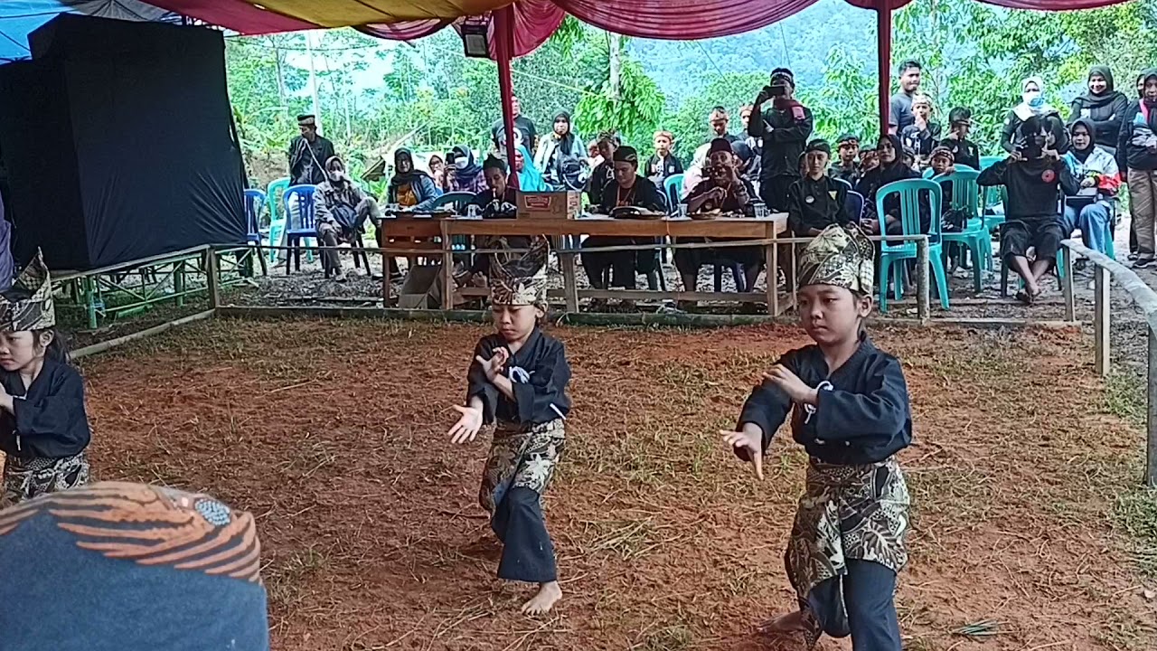 PENAMPILAN pencak silat anak kecil 6 tahun. #PUSAKAPANJIBOMA - YouTube