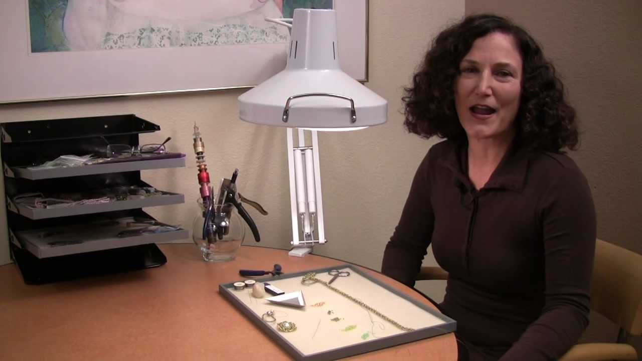 Tying Off 2 Threads At Once - YouTube