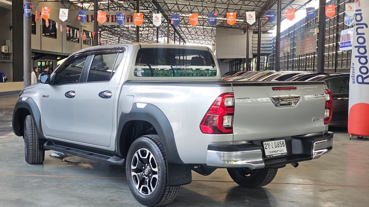 ตัวหล่อมาแล้ว Revo 4 ประตูยกสูงออโต้ 2.4 รองท็อป ปี21 ราคา619000 ฿ ฟรี ...