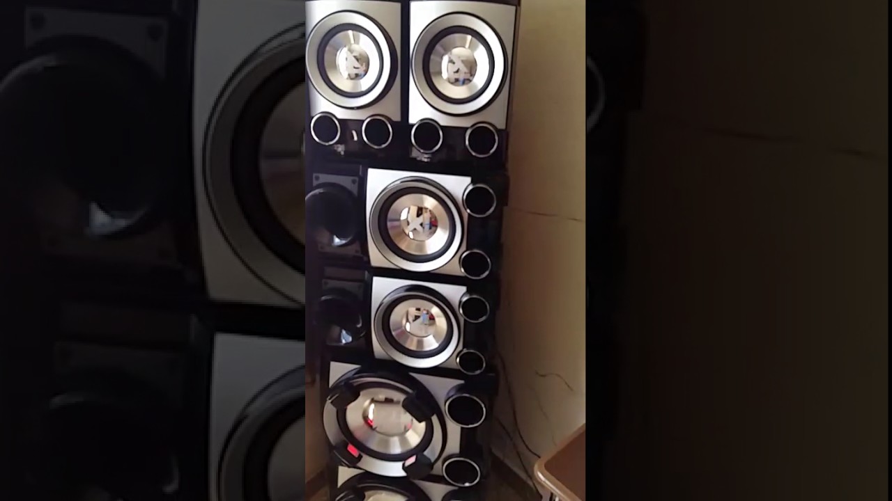LG XBOOM CM9950 VS X METAL BASS CM9520 - YouTube