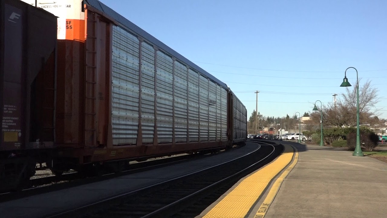FURX #5517 leads SBD transfer freight @ Vancouver, WA Amtrak station 1/29/19 - YouTube