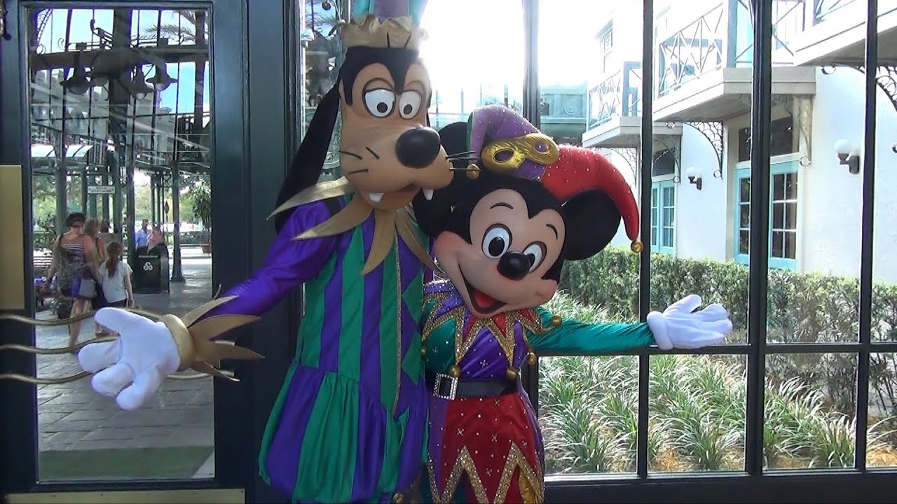 Jester Mickey and Goofy Halloween Costumes at Disney's Port Orleans ...