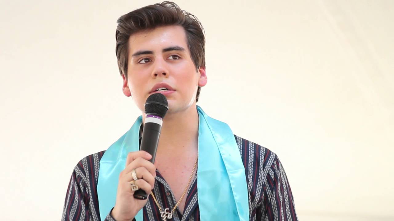 Taylor Rodriguez sings 'How Great Thou Art' Elvis Week 2016 - YouTube