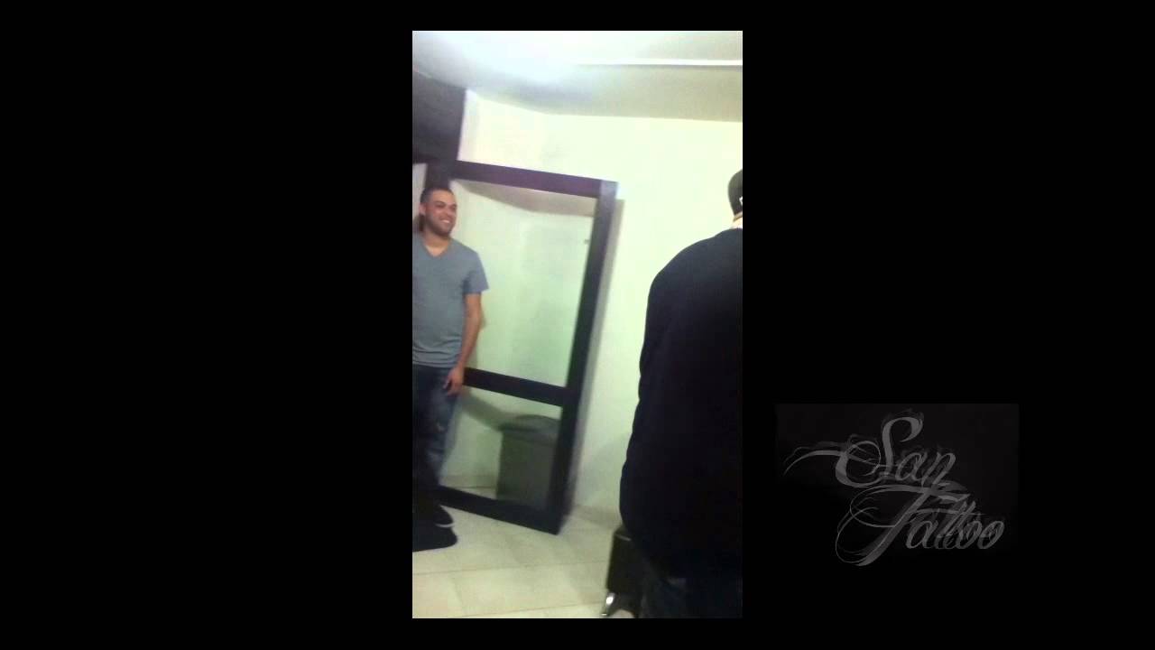 NICKY JAM IMPROVISANDO EN HOUSE TATTOO PARTE 1 - YouTube