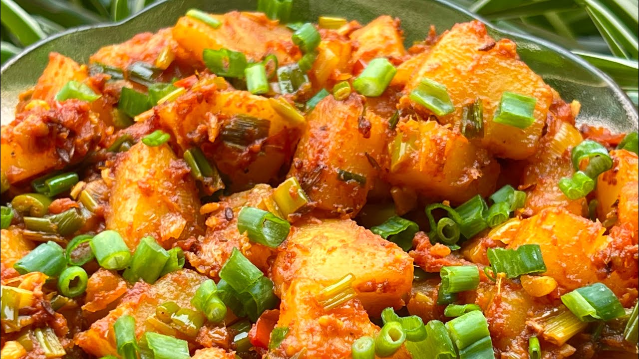 हरे प्याज़ और आलू की टेस्टी सब्ज़ी ।Spring Onion Recipe | How to make ...