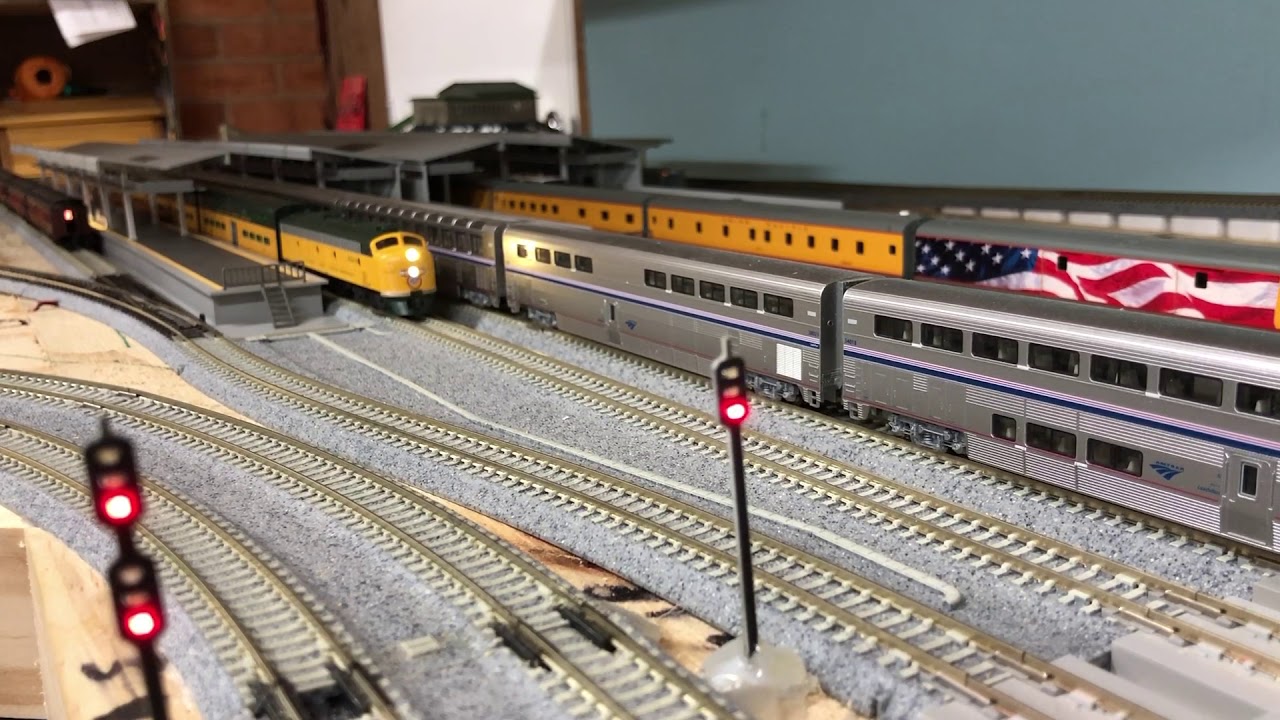 N scale “400” leaving terminal - YouTube