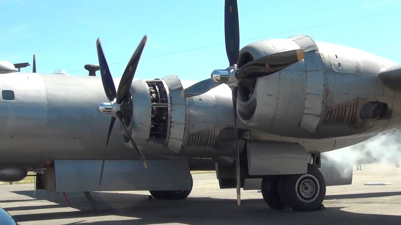 B-29 engine test - YouTube