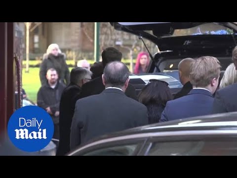 Status Quo and family members attend Rick Parfitt funeral - Daily Mail ...