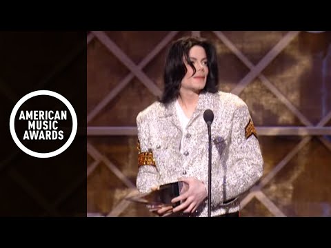 Michael Jackson Receives Artist of the Century Award I AMAs 2002